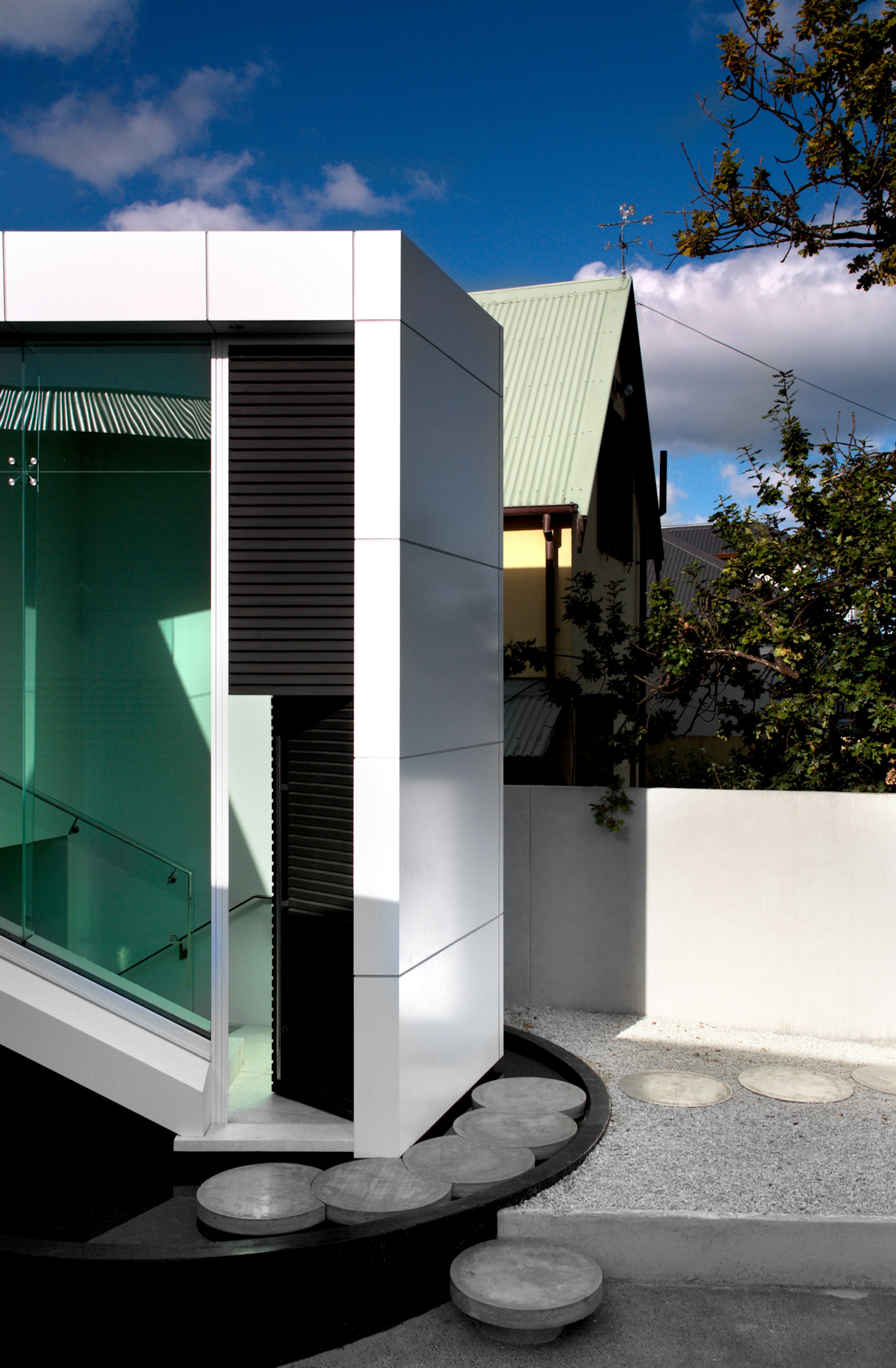 Urban House / Daniel Marshall Architects